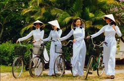 54 Groups: Kinh / Viet People Of Vietnam - Offroad Vietnam Adventures
