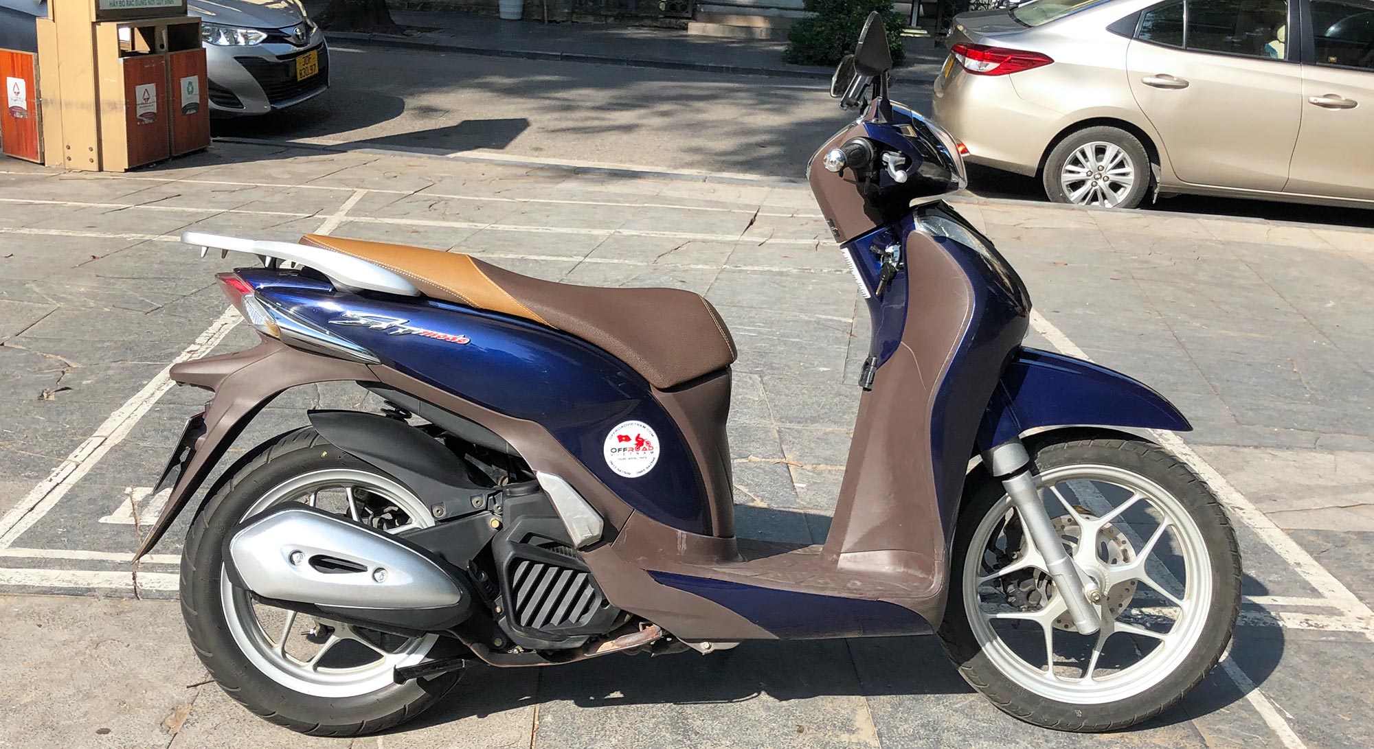 Honda SH Mode 125cc Fully Automatic Rental In Hanoi